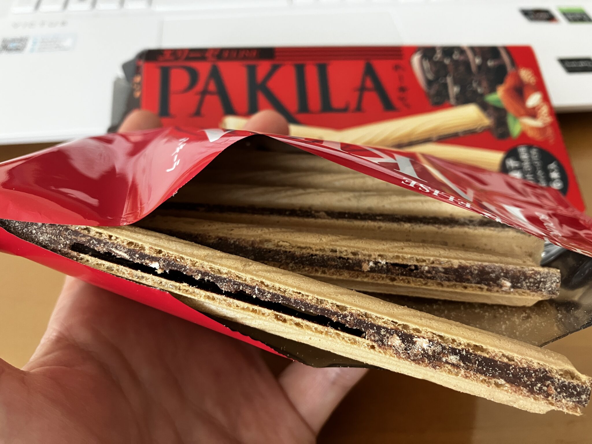 【レビュー】ブルボンのチョコスナック「PAKIRA（パキラ）」を徹底解剖！エリーゼとの違いや妊娠中の注意点も | Choco & Care